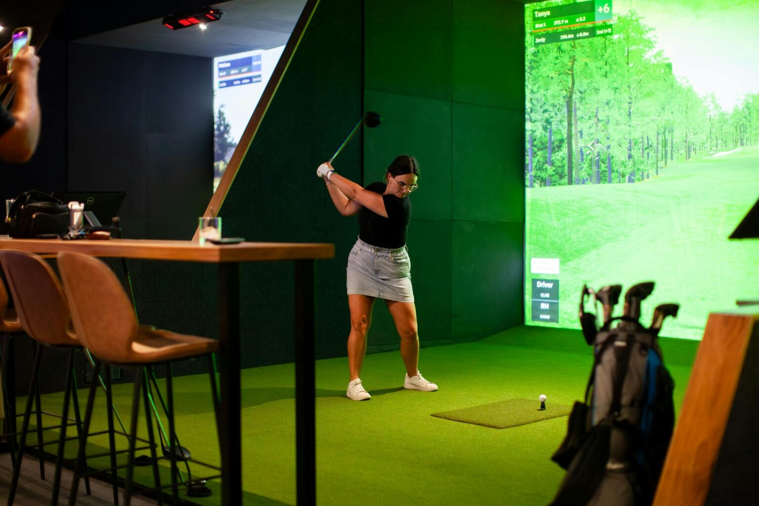 Smash Factor Indoor Golf & Bar | Destination Wollongong