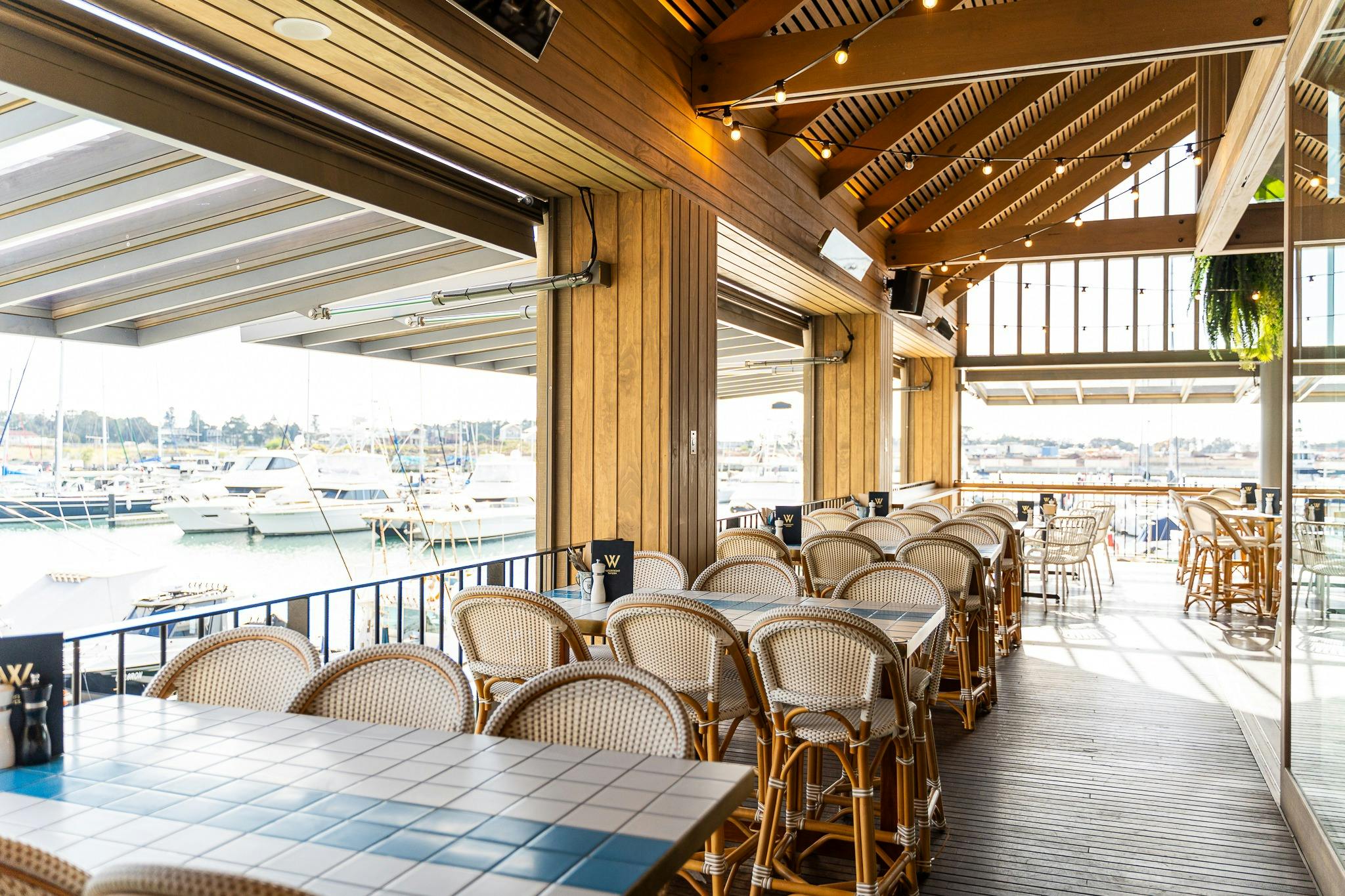 Waterfront Tavern Shell Cove | Destination Wollongong