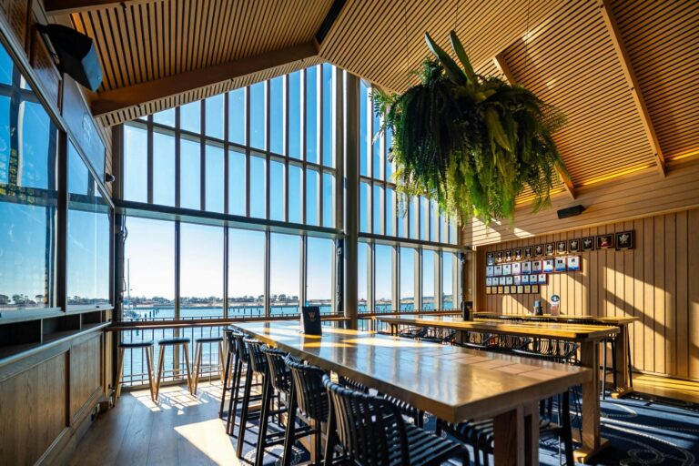 Waterfront Tavern Shell Cove | Destination Wollongong
