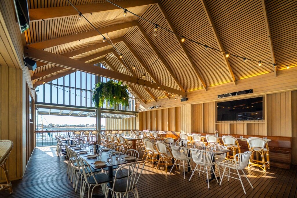 Waterfront Tavern Shell Cove | Destination Wollongong